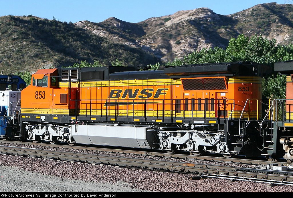 BNSF 853